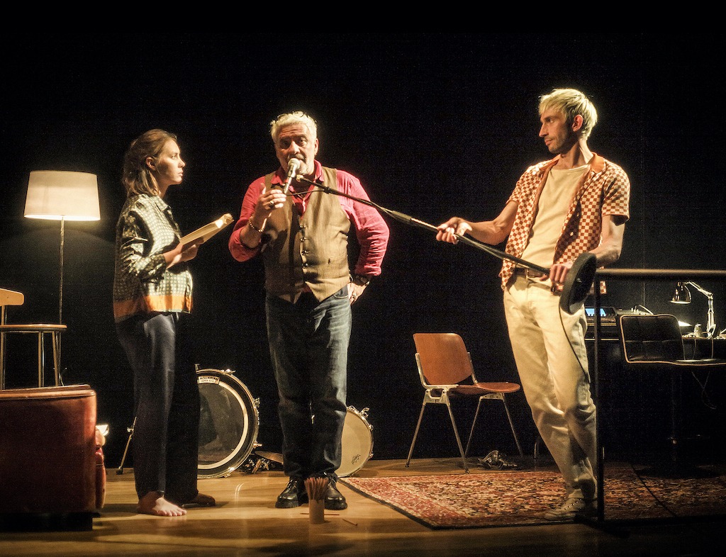 "Omar-Jo, son manège à lui" : une histoire d’enfance volée - Artistikrezo