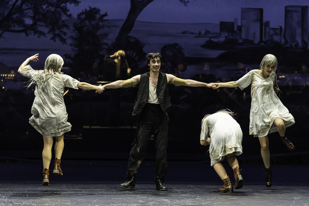 "Peer Gynt" : une œuvre totale qui mêle théâtre et musique dans une ...