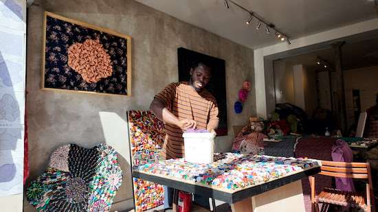 Première exposition personnelle en France de l'artiste ghanéen Emmanuel ...